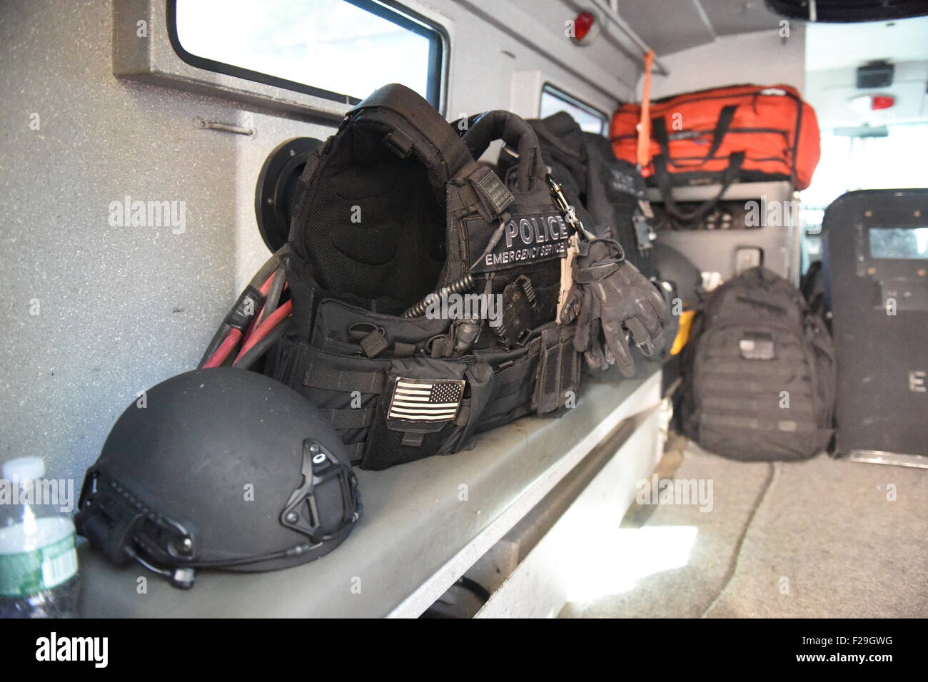 Fbi tactical hi-res stock photography and images - Alamy