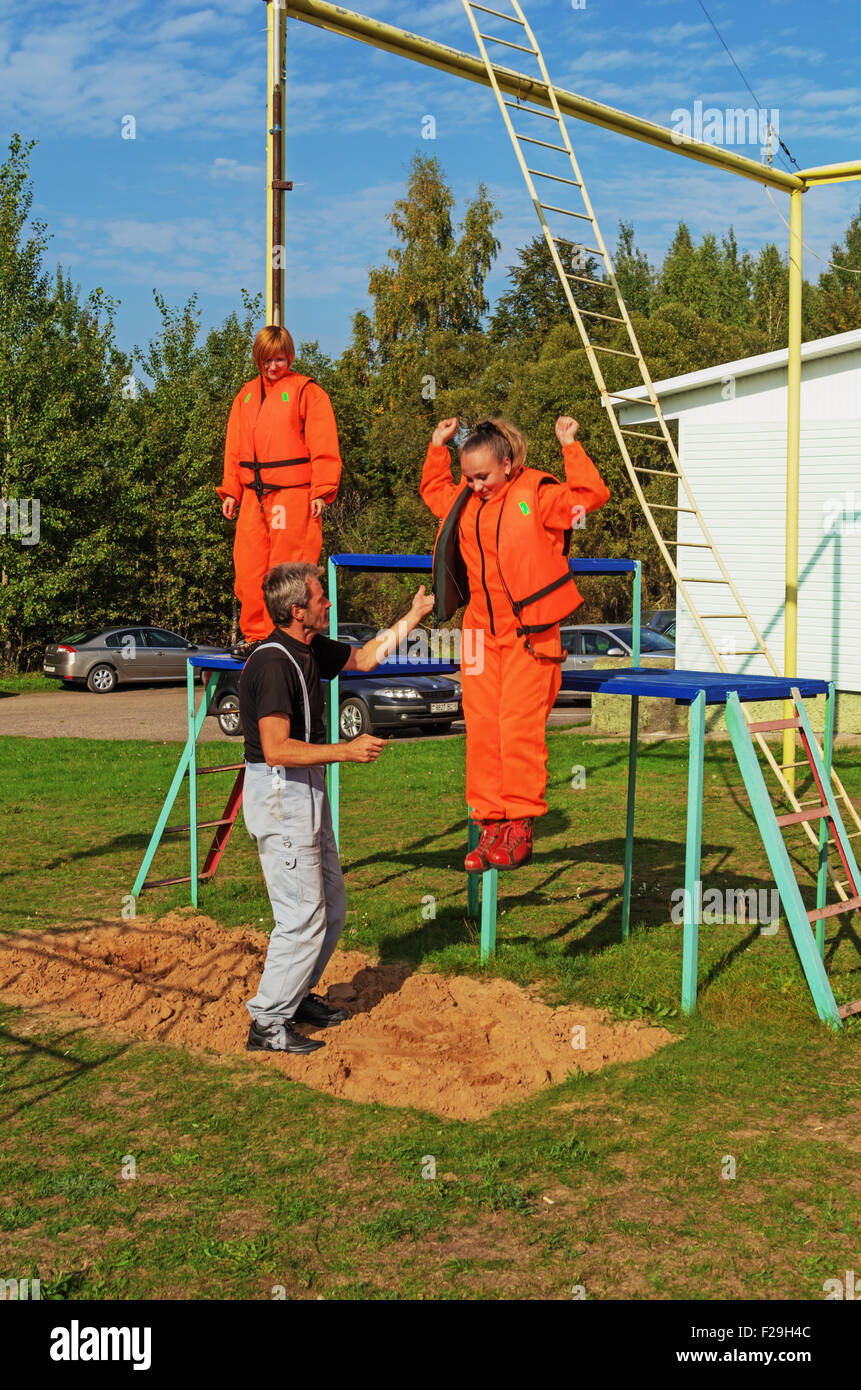 Parachutists - 2014. Training of beginning parachutists Stock Photo - Alamy
