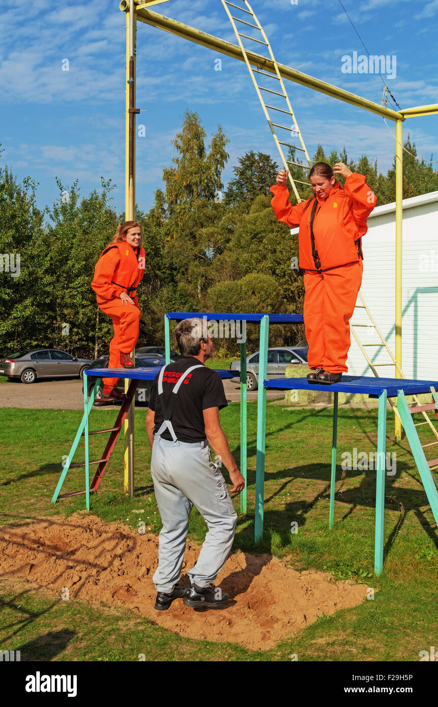 Parachutists - 2014. Training of beginning parachutists Stock Photo - Alamy