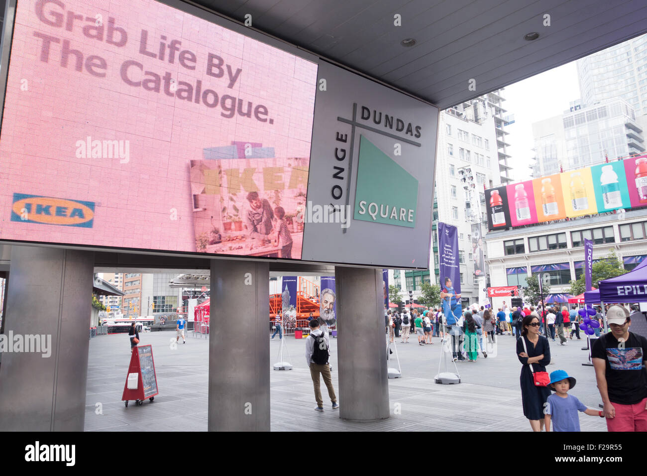 yonge dundas square sign toronto canada Stock Photo - Alamy