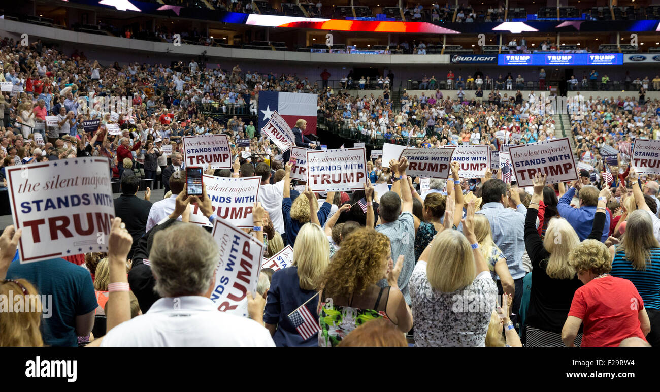 Dallas stadium flag hi-res stock photography and images - Alamy