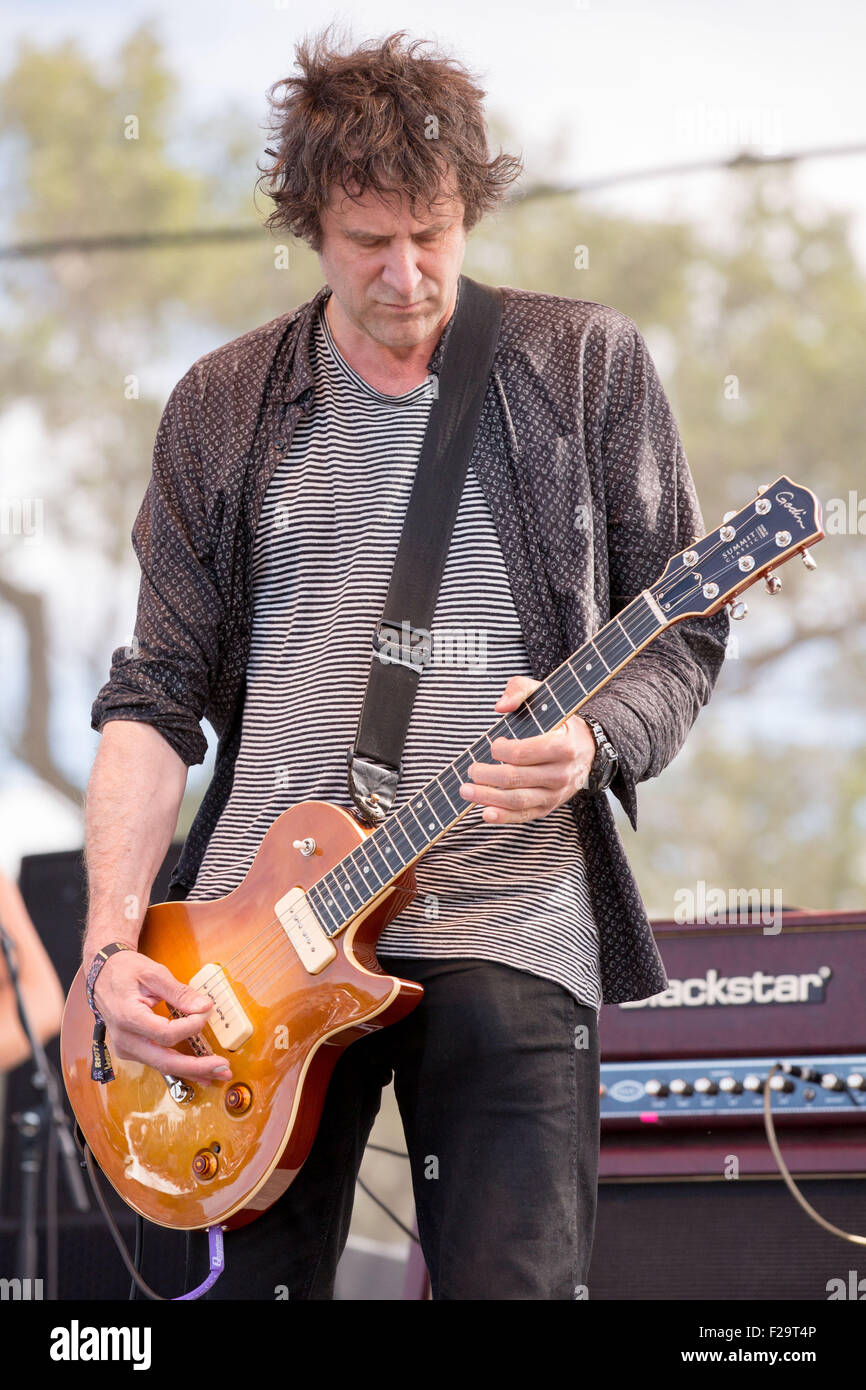 Chicago, Illinois, USA. 12th Sep, 2015. Guitarist JIMMY HARTRIDGE of ...