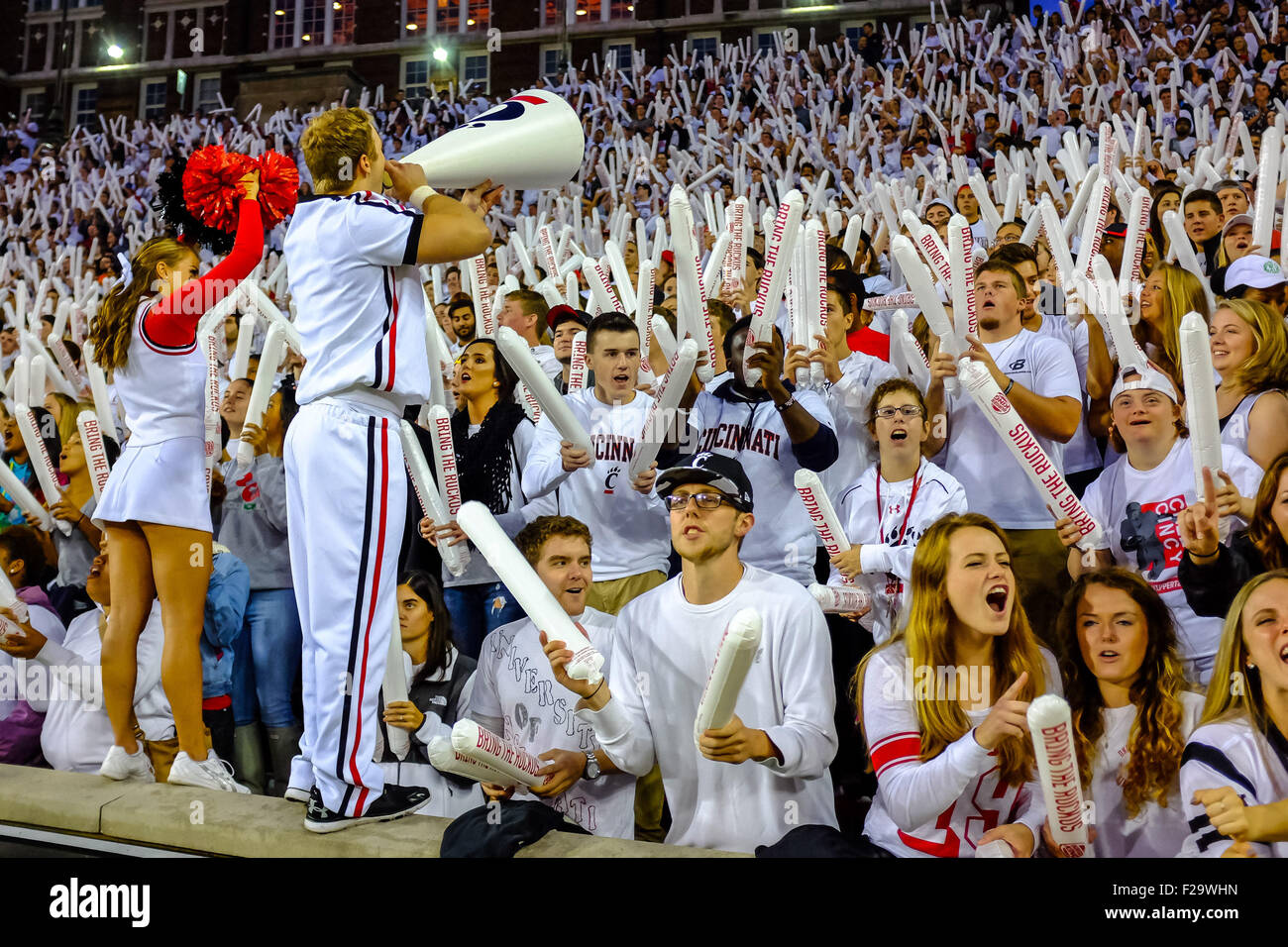 Cincinnati Bearcats cheerleaders get the crowd excited in the first ...