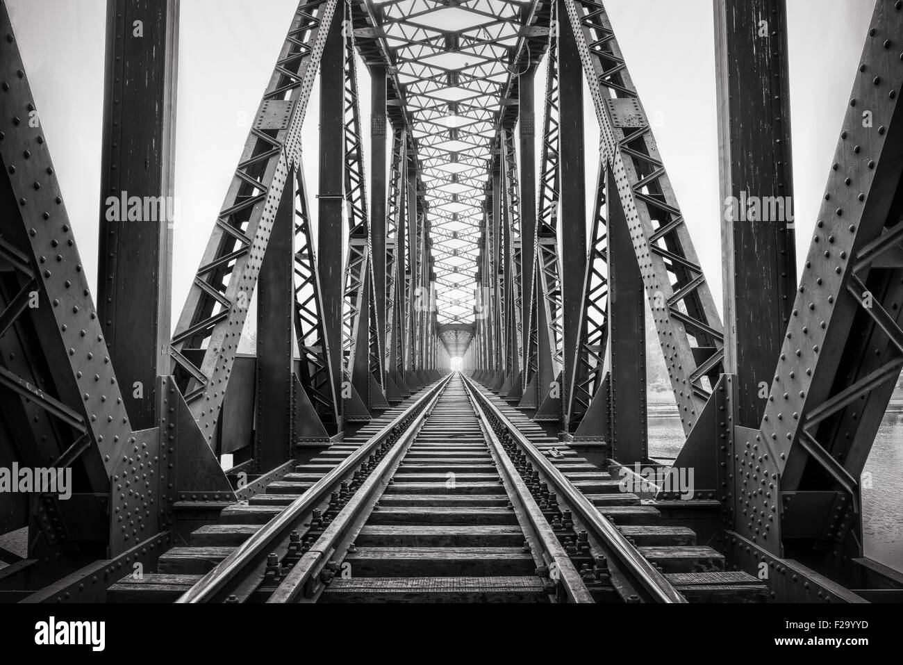 White train bridge hi-res stock photography and images - Alamy