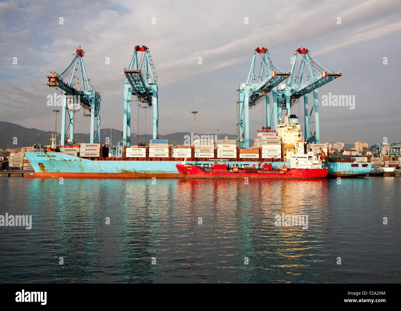 Large cranes and shipping containers spain hi-res stock photography and ...