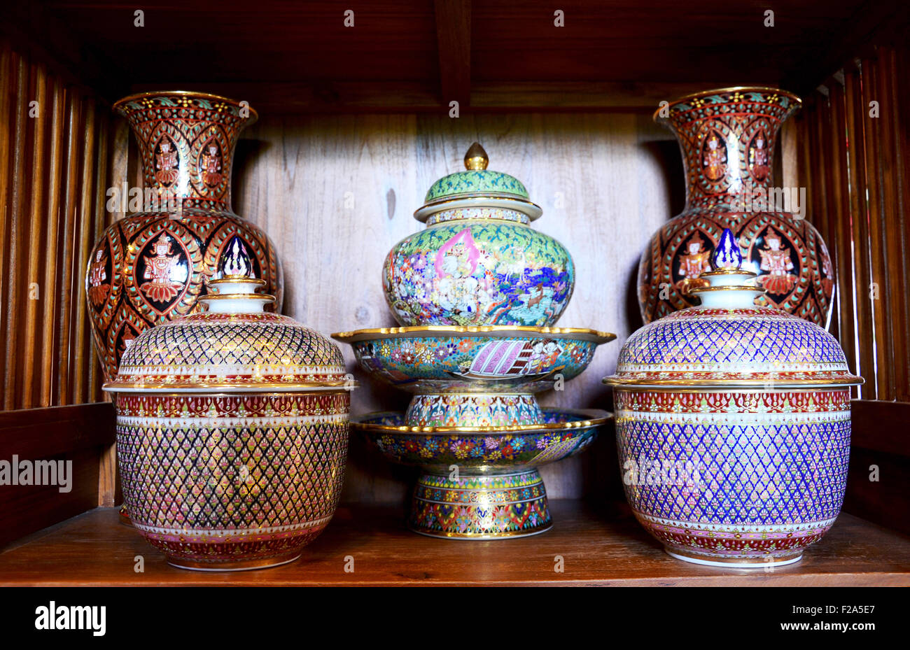 Benjarong hi-res stock photography and images - Alamy