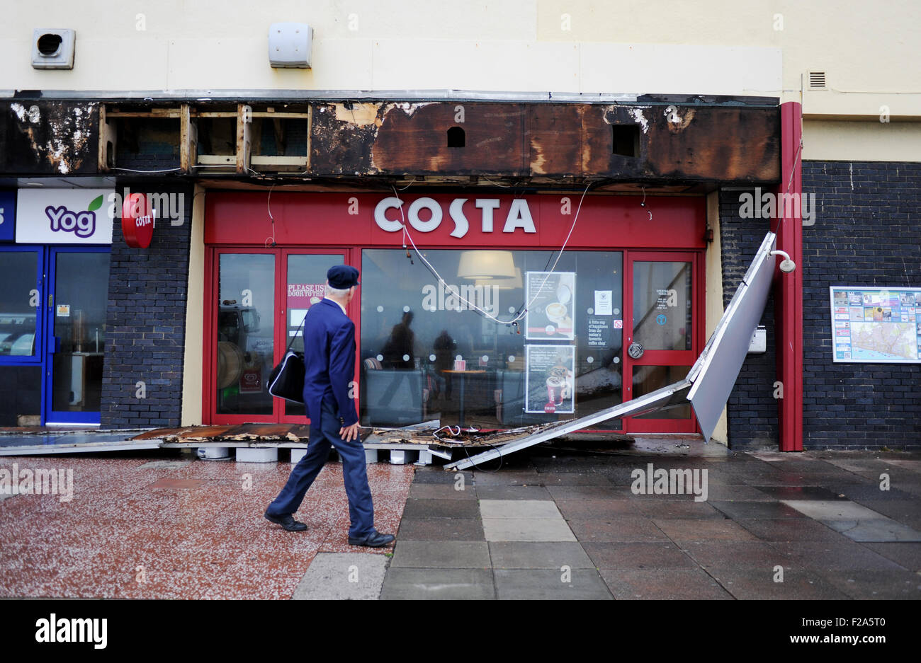 Costa coffee shop front on hi-res stock photography and images - Alamy