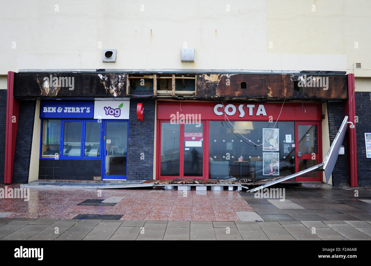 Costa coffee shop front on hi-res stock photography and images - Alamy