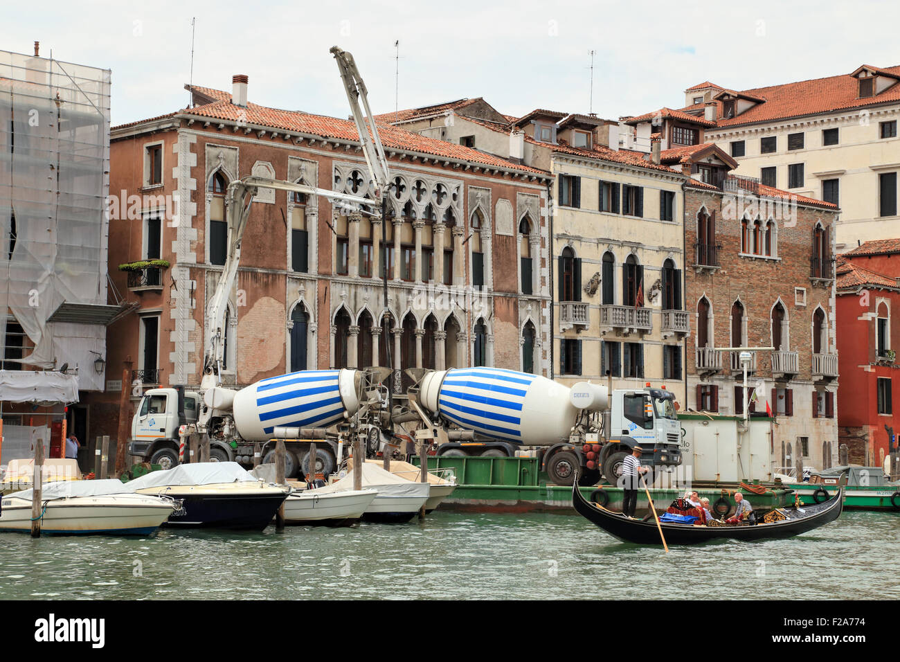 Construzione hi-res stock photography and images - Alamy