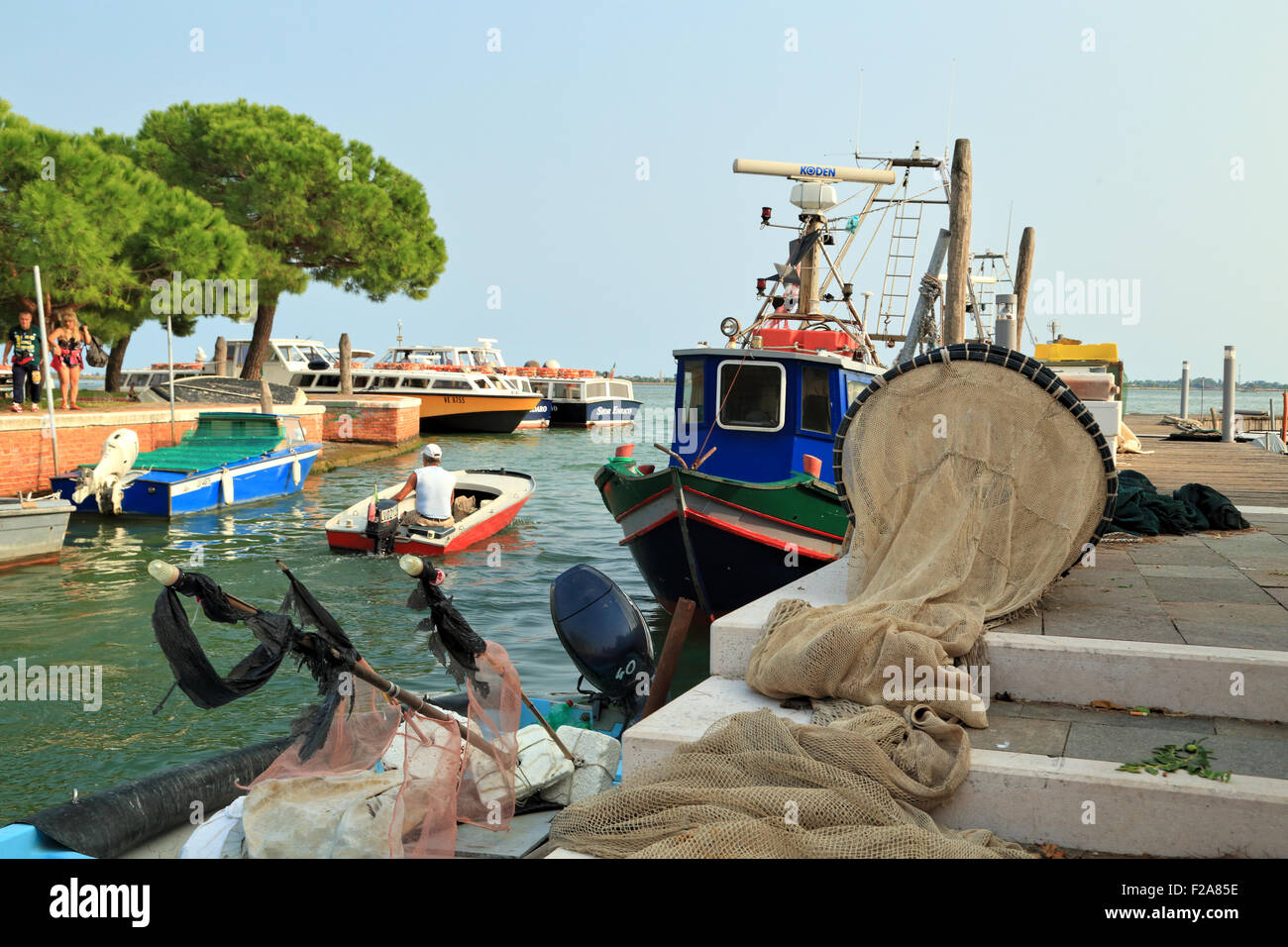 Fishing net boat hi-res stock photography and images - Alamy