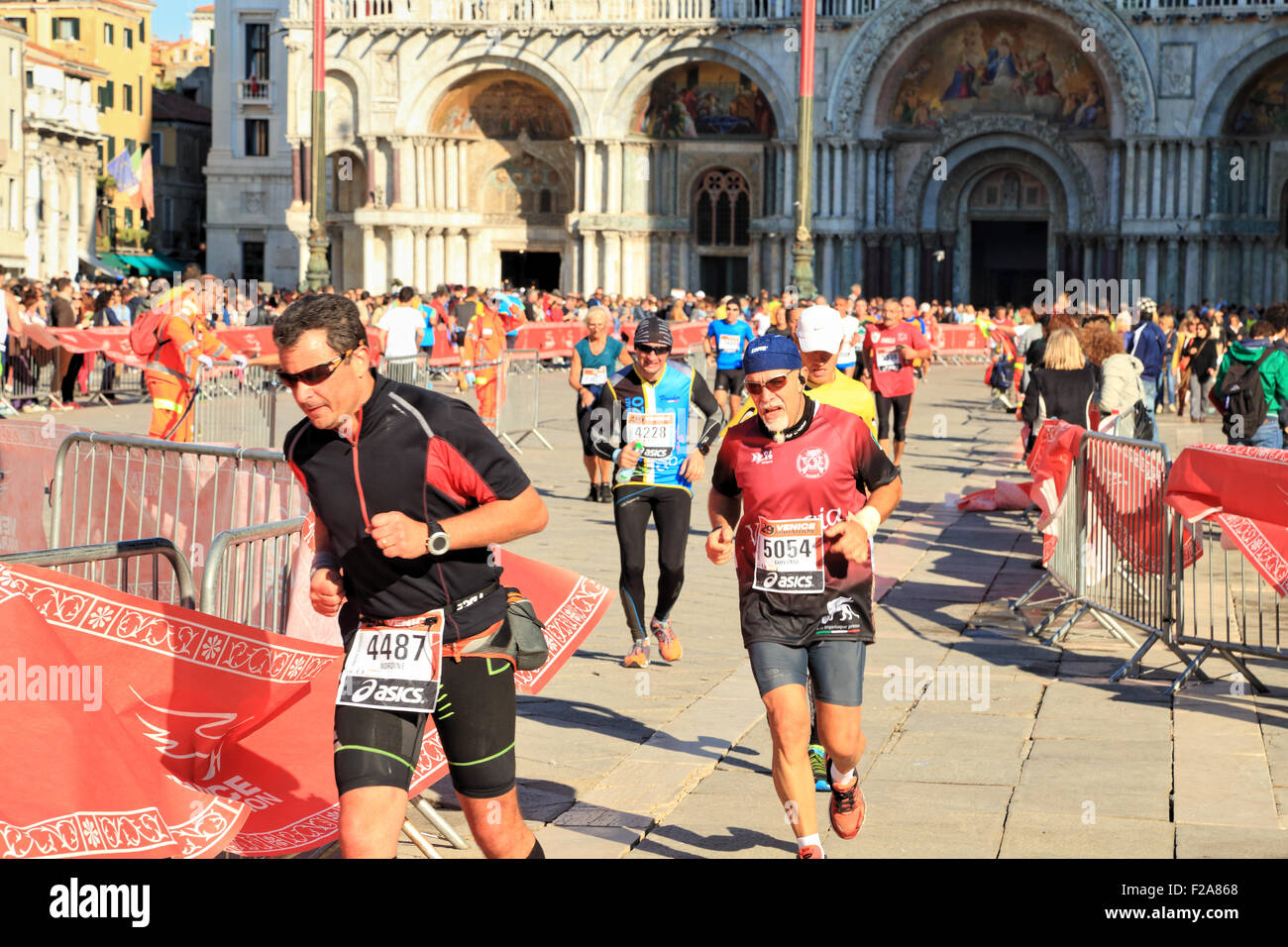 Marathon italien hi-res stock photography and images - Alamy