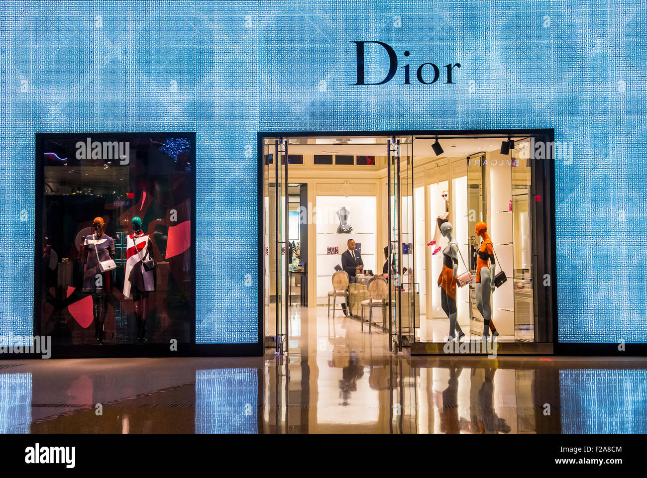 Dior Retail Store High Resolution Stock Photography and Images - Alamy