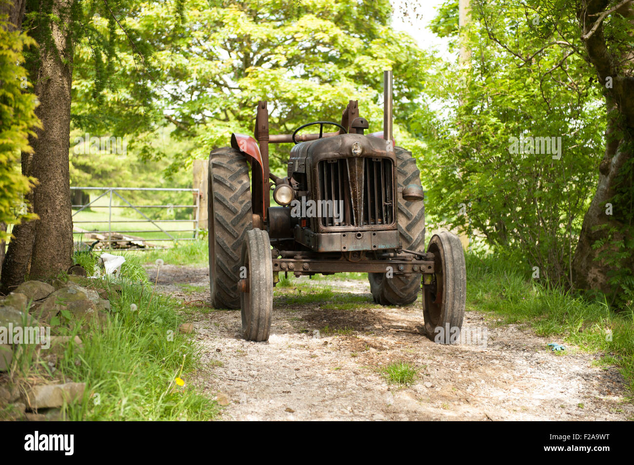 Old tractor in gateway, Derbyshire Peaks Stock Photo - Alamy