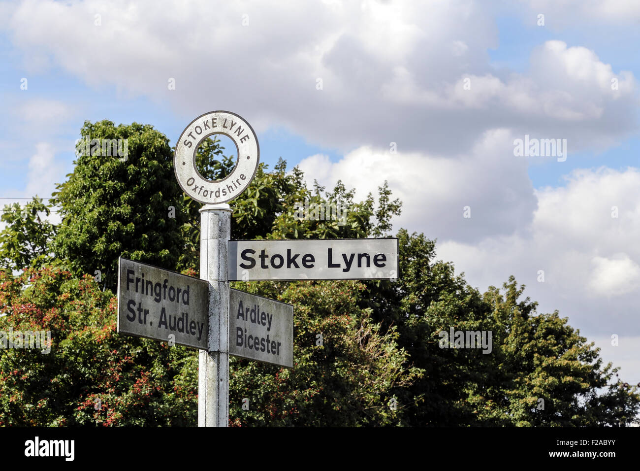 Stoke lyne hi-res stock photography and images - Alamy