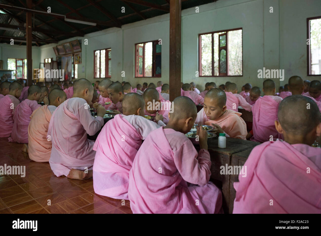 Burmese girls in the monastery - Yangon, Myanmar Stock Photo - Alamy