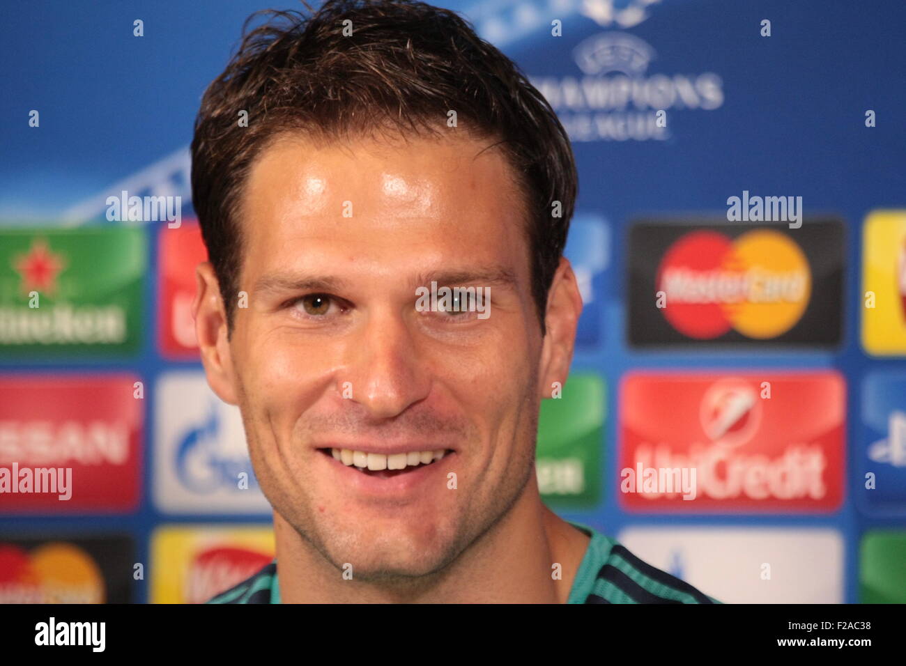 Chelsea goalkeeper asmir begovic hi-res stock photography and images ...