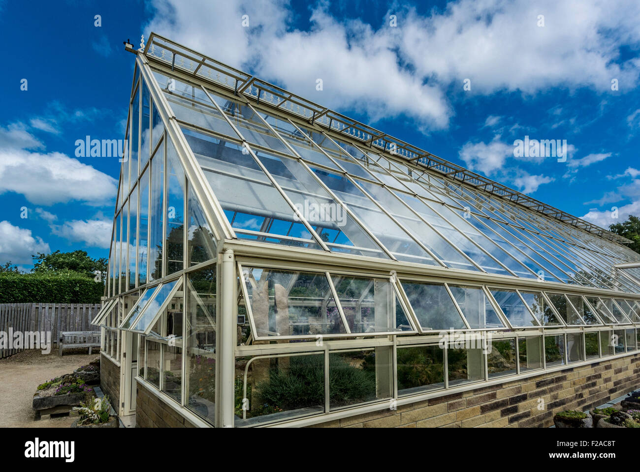 Greenhouse structure hi-res stock photography and images - Alamy
