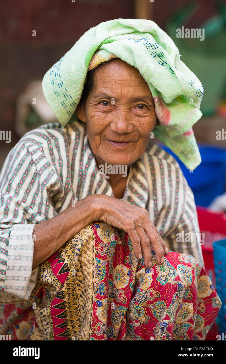 Portrait of an old lady - Yangon, Myanmar Stock Photo - Alamy