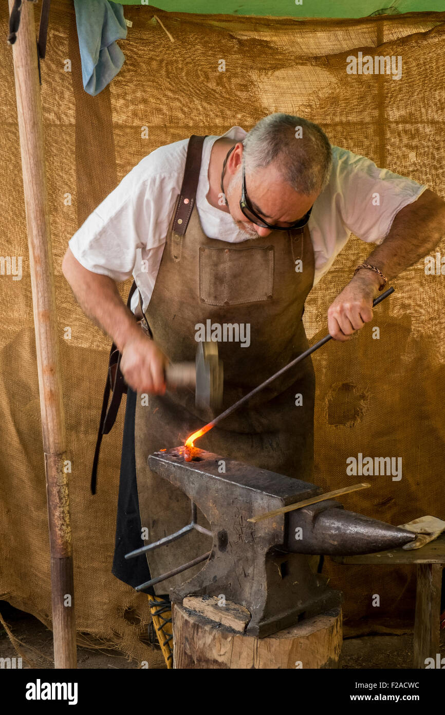 Medieval blacksmith hi-res stock photography and images - Alamy