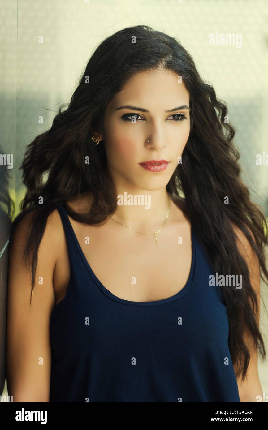 Thoughtful young woman looking away Stock Photo - Alamy Thoughtful young woman looking away Stock Photo - Alamy