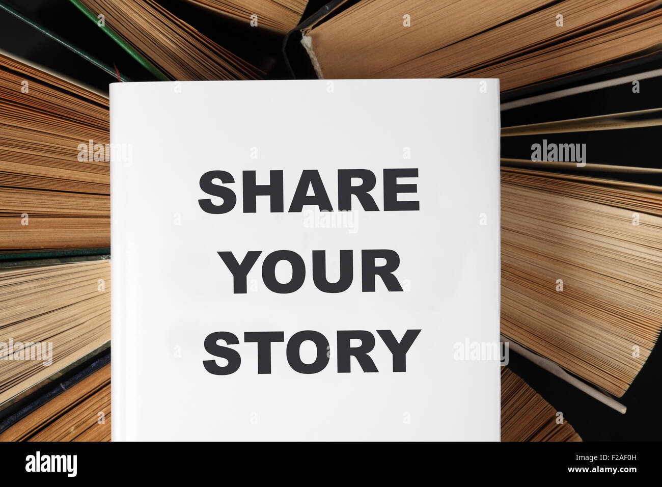 Old story book page hi-res stock photography and images - Alamy