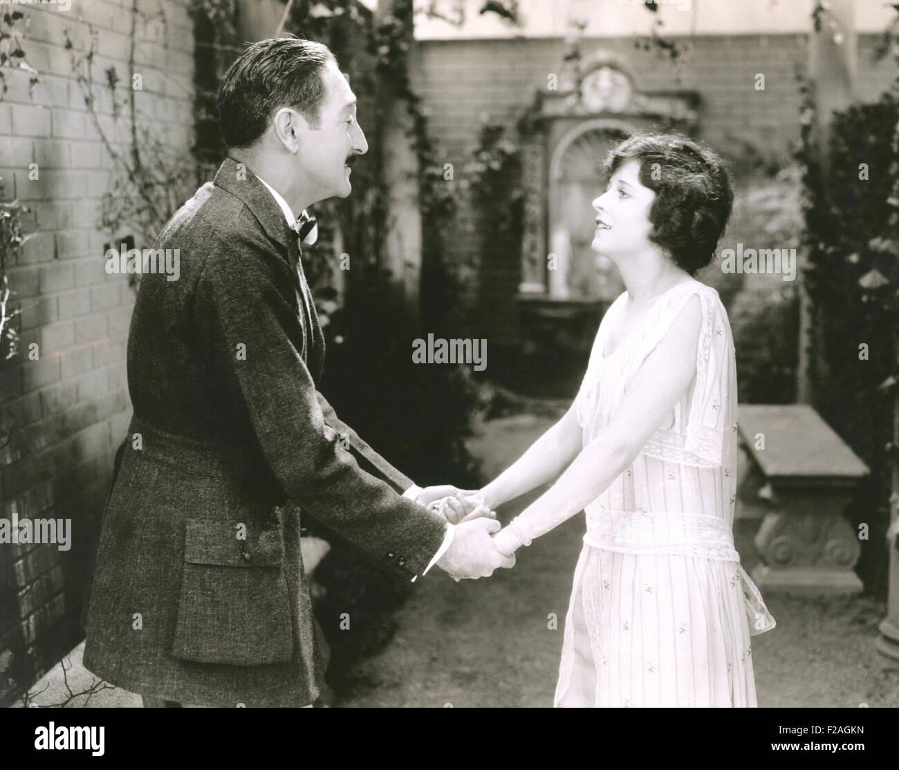 1920s couple smiling at each other hi-res stock photography and images ...