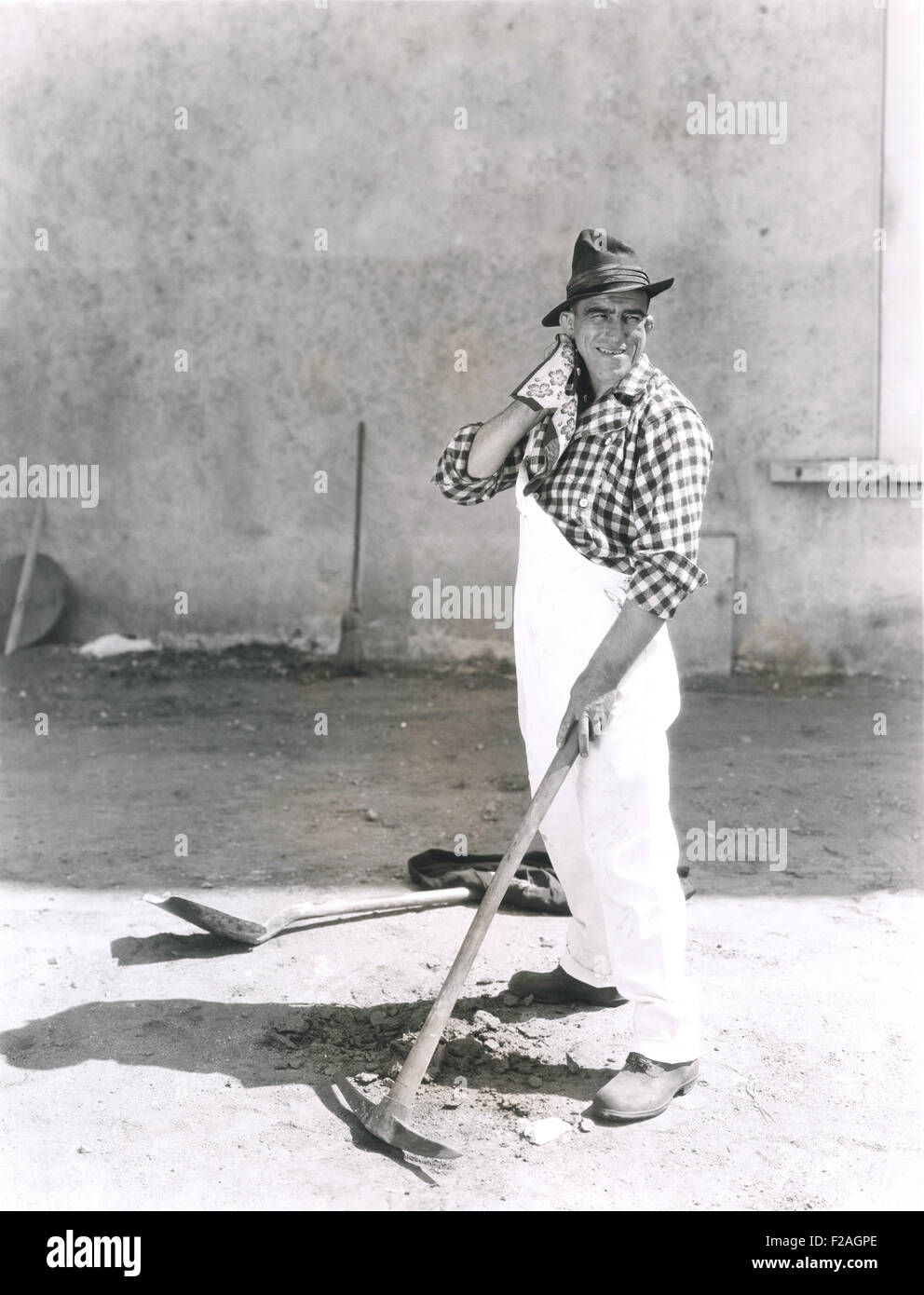 1920s construction worker hi-res stock photography and images - Alamy