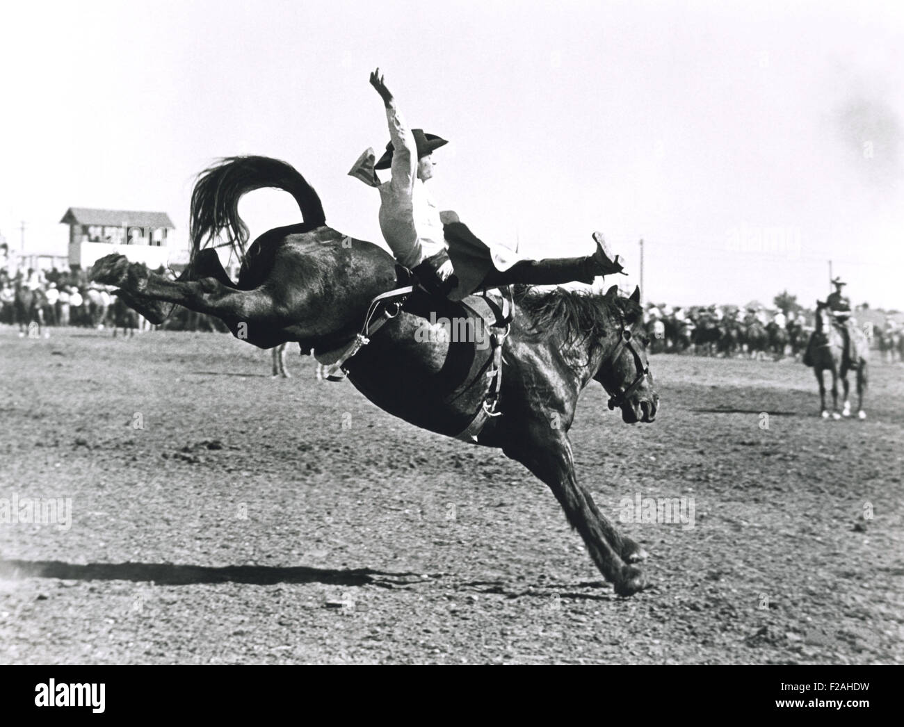1950s historical man outside hi-res stock photography and images - Alamy