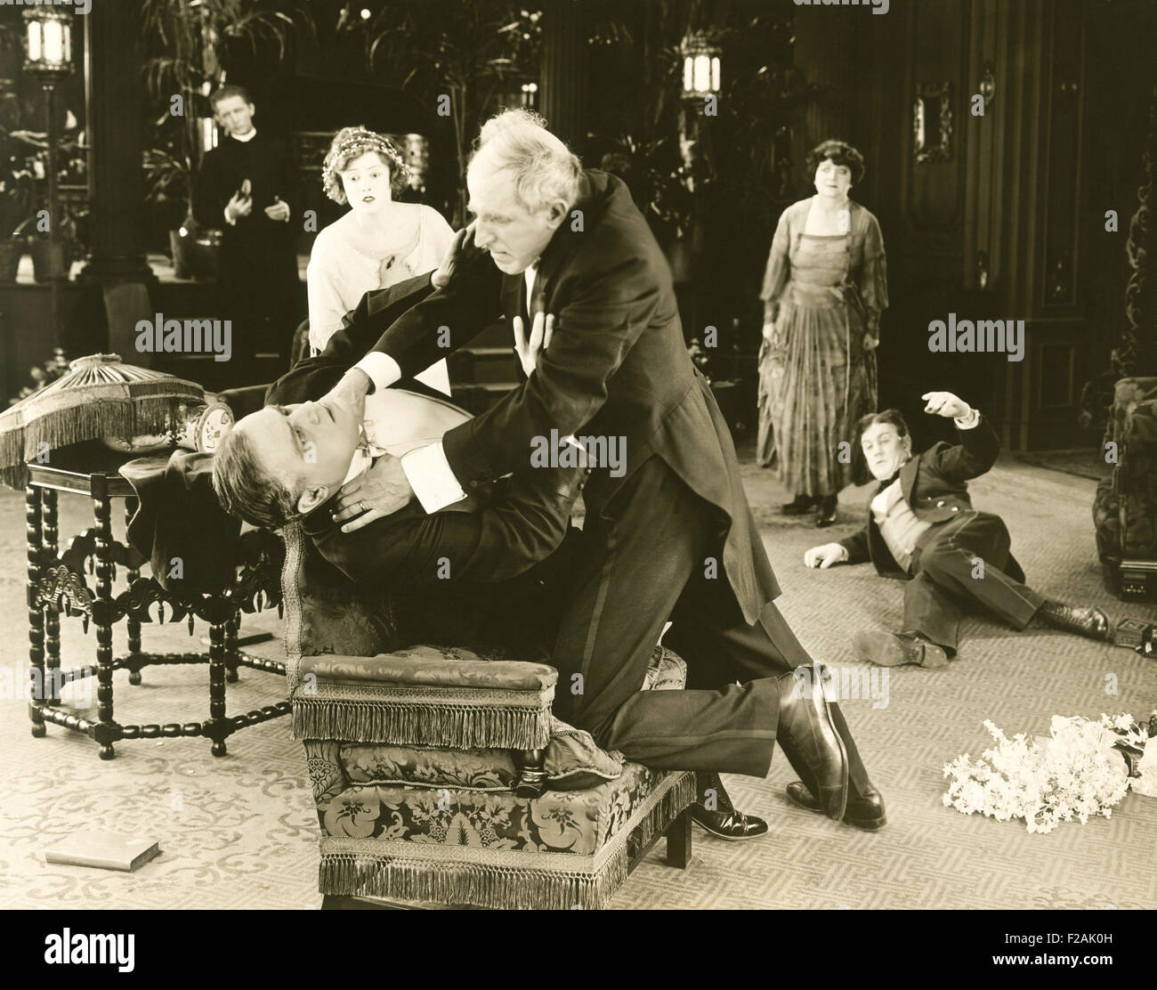 Defending fighting hi-res stock photography and images - Alamy