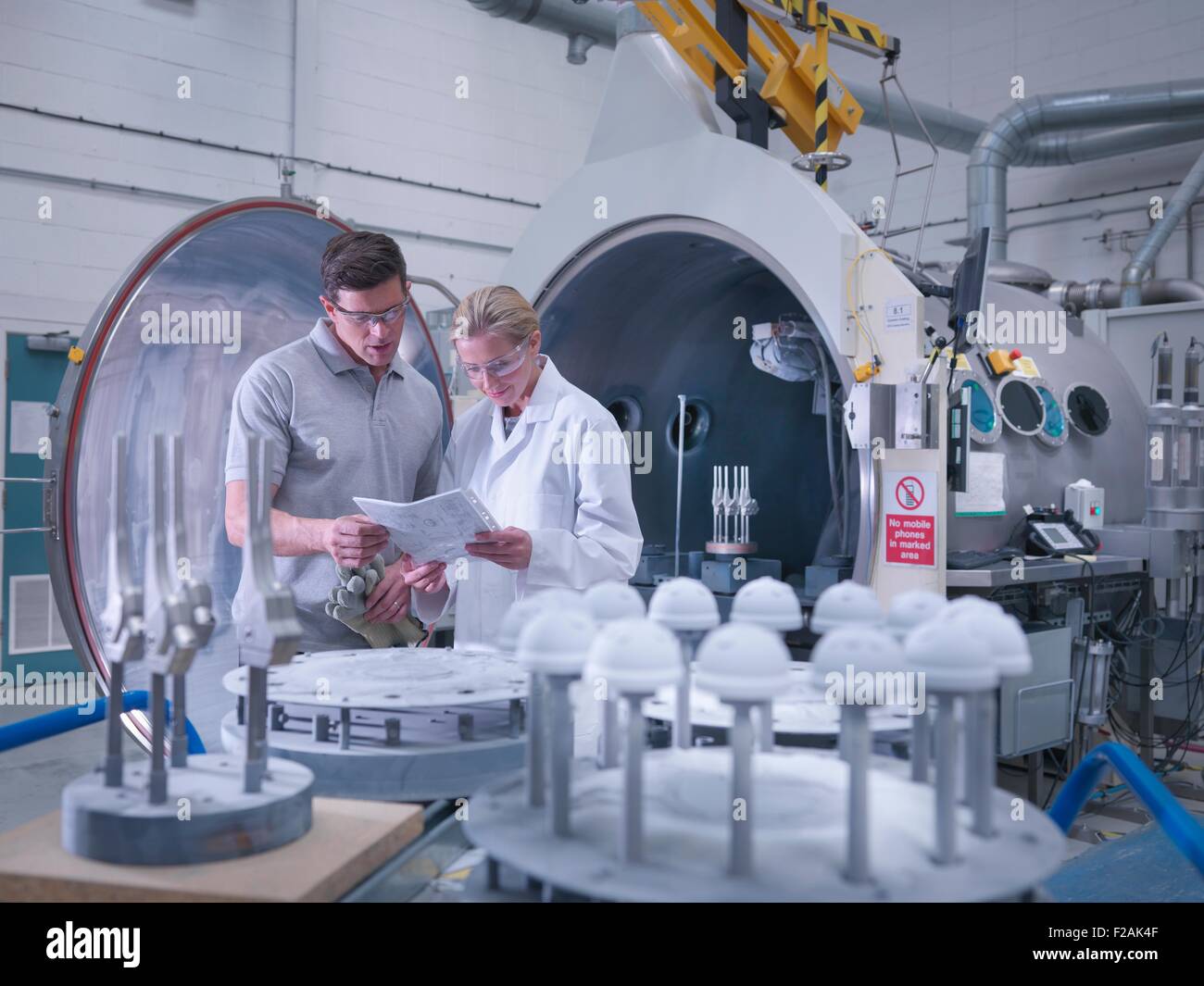 Female engineer machine hi-res stock photography and images - Alamy