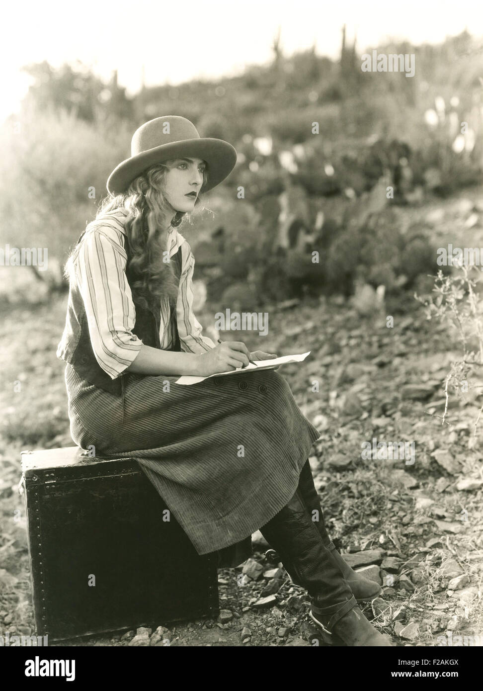 Nature inspired gathering hi-res stock photography and images - Alamy