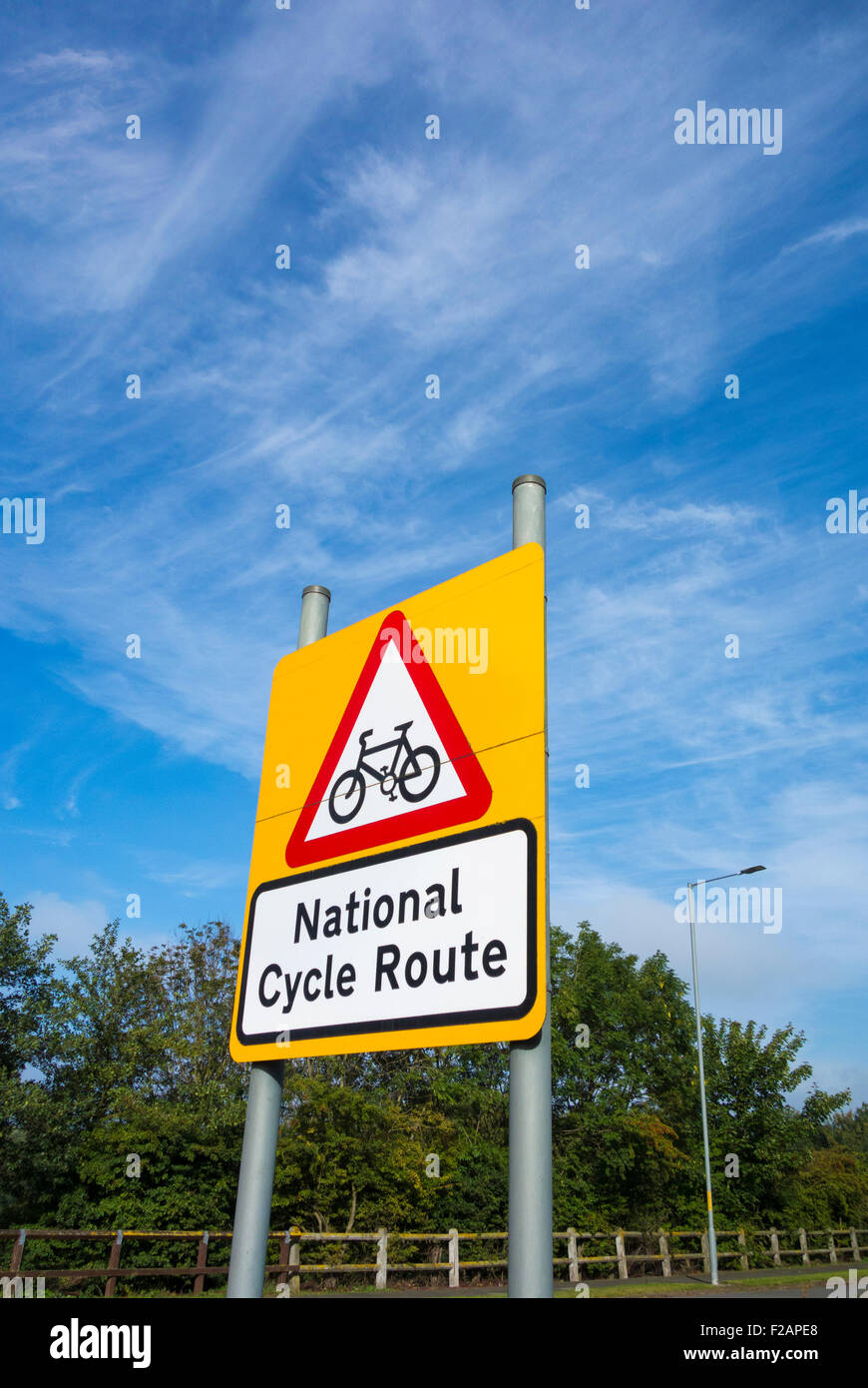 National cycle route sign hi-res stock photography and images - Alamy