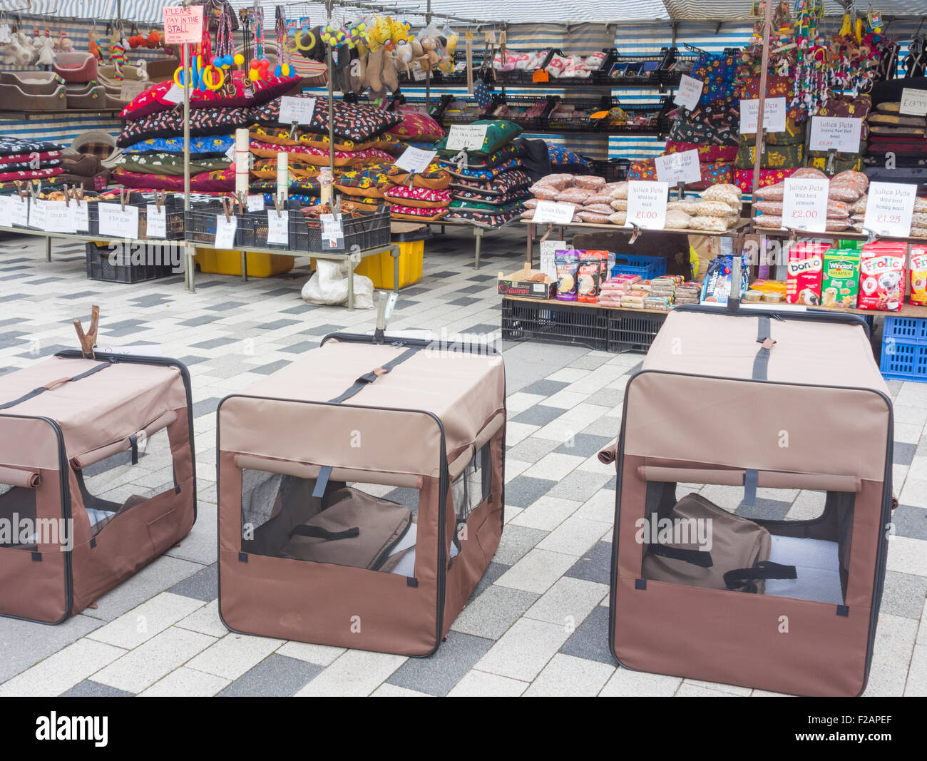 Pet stall hi-res stock photography and images - Alamy