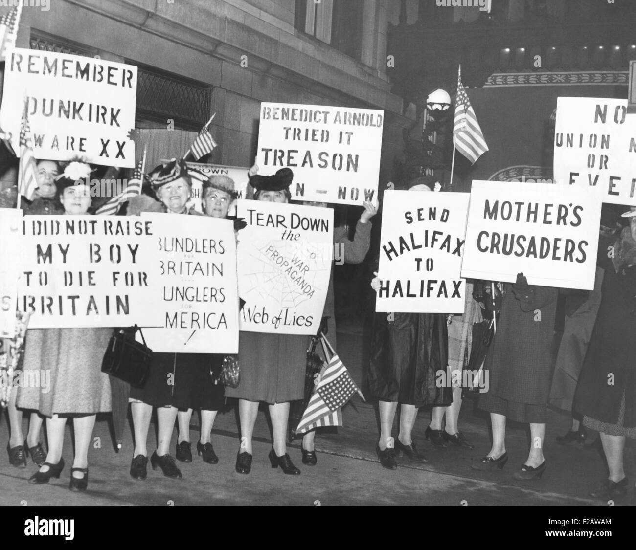 American isolationism hi-res stock photography and images - Alamy