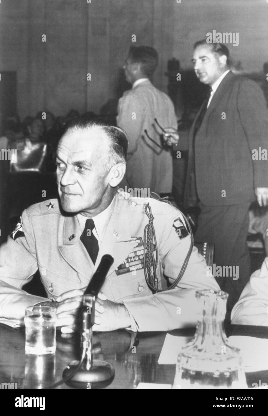Joseph mccarthy 1954 hi-res stock photography and images - Alamy