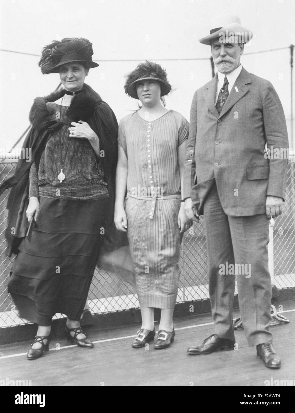 Wife antoinette carter hughes hi-res stock photography and images - Alamy