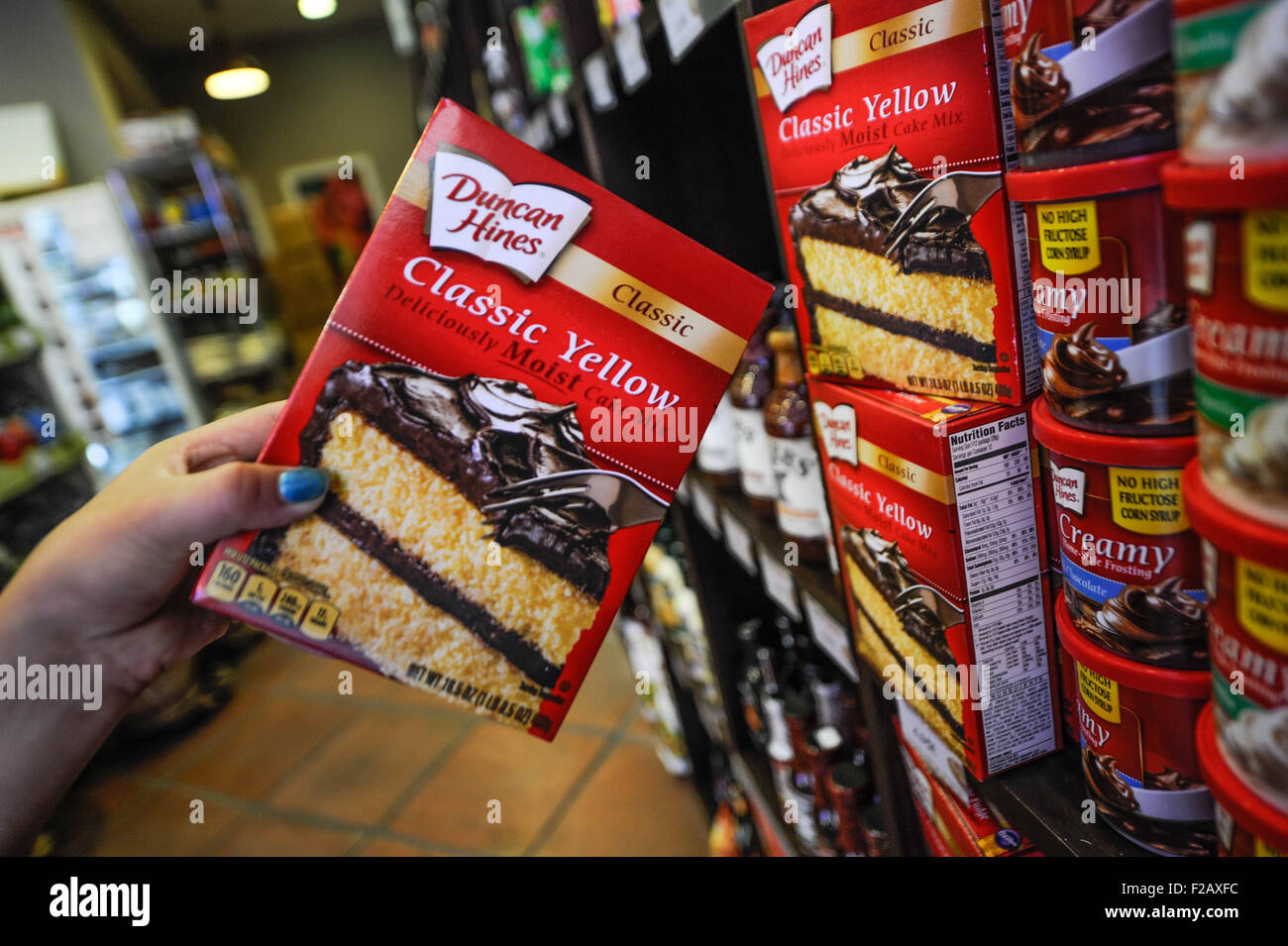 Polvo amarillo hi-res stock photography and images - Alamy