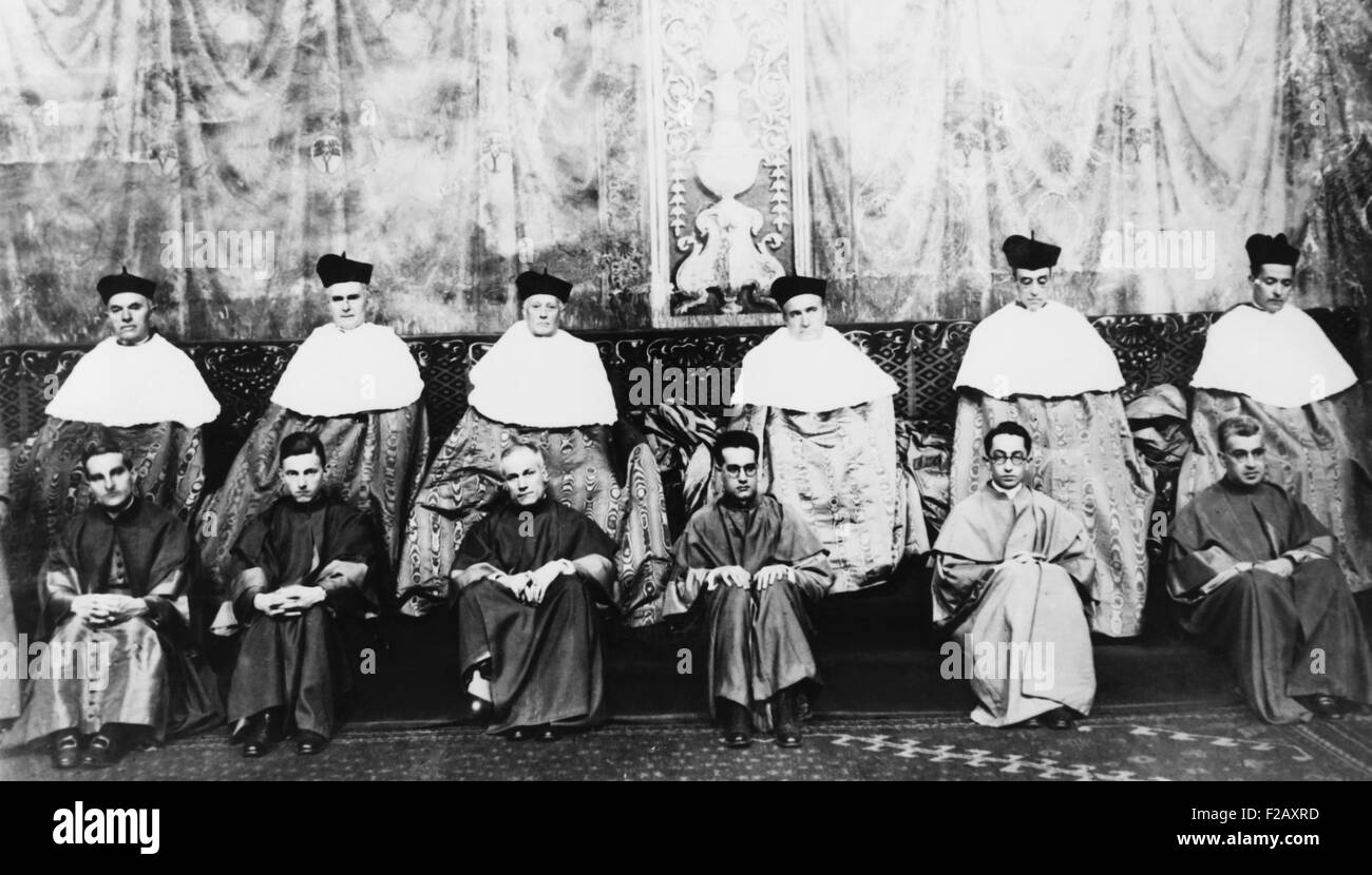 Roman catholic cardinals hi-res stock photography and images - Alamy