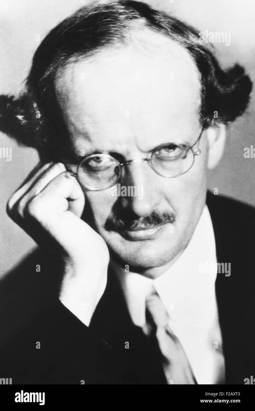 Famous scientist hi-res stock photography and images - Alamy