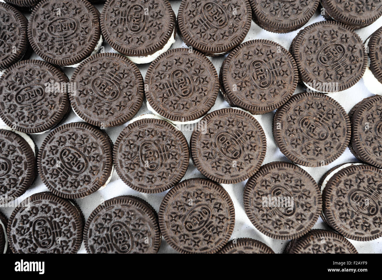 Oreo biscuit hi-res stock photography and images - Alamy