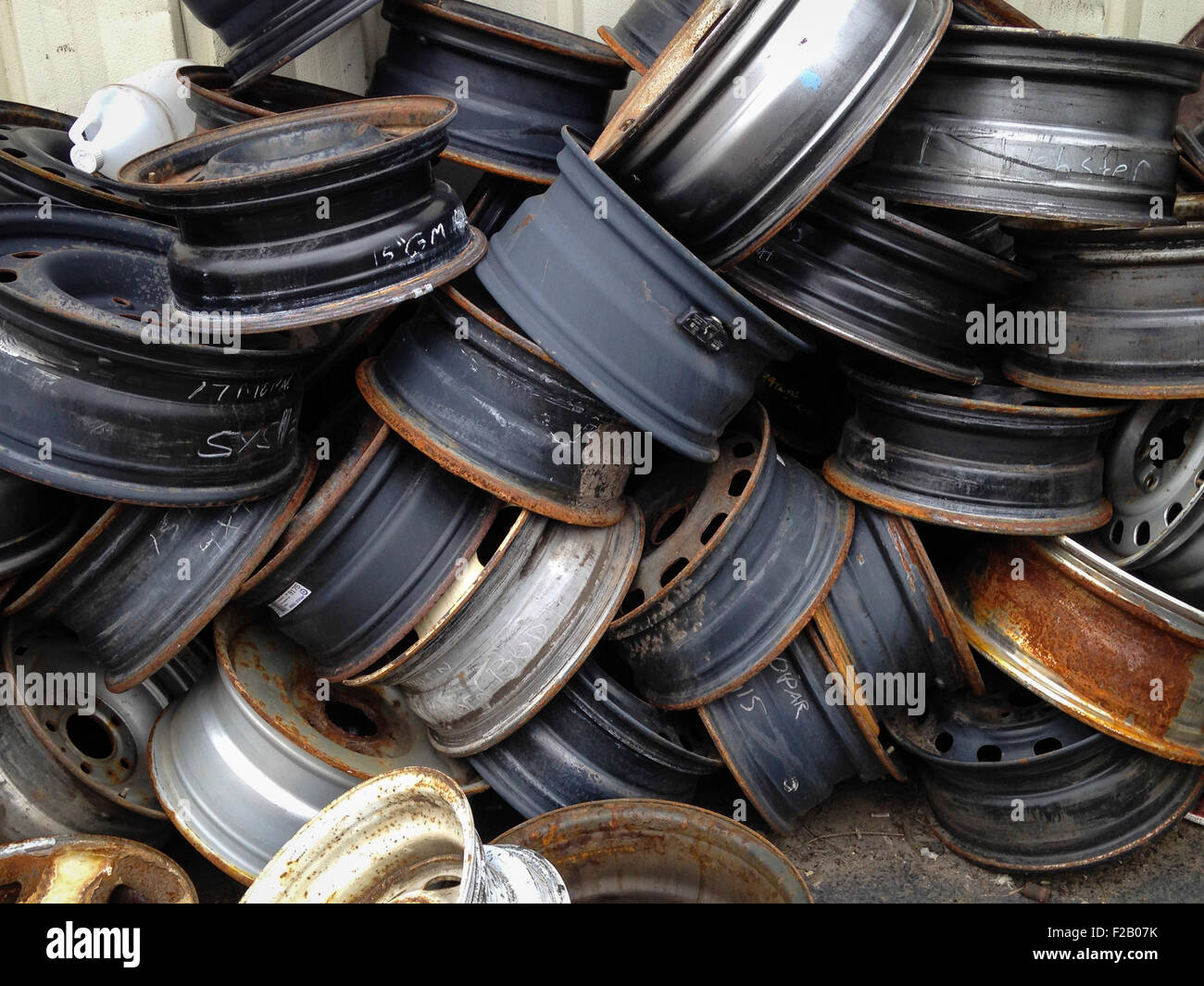 Wheel rims hi-res stock photography and images - Alamy