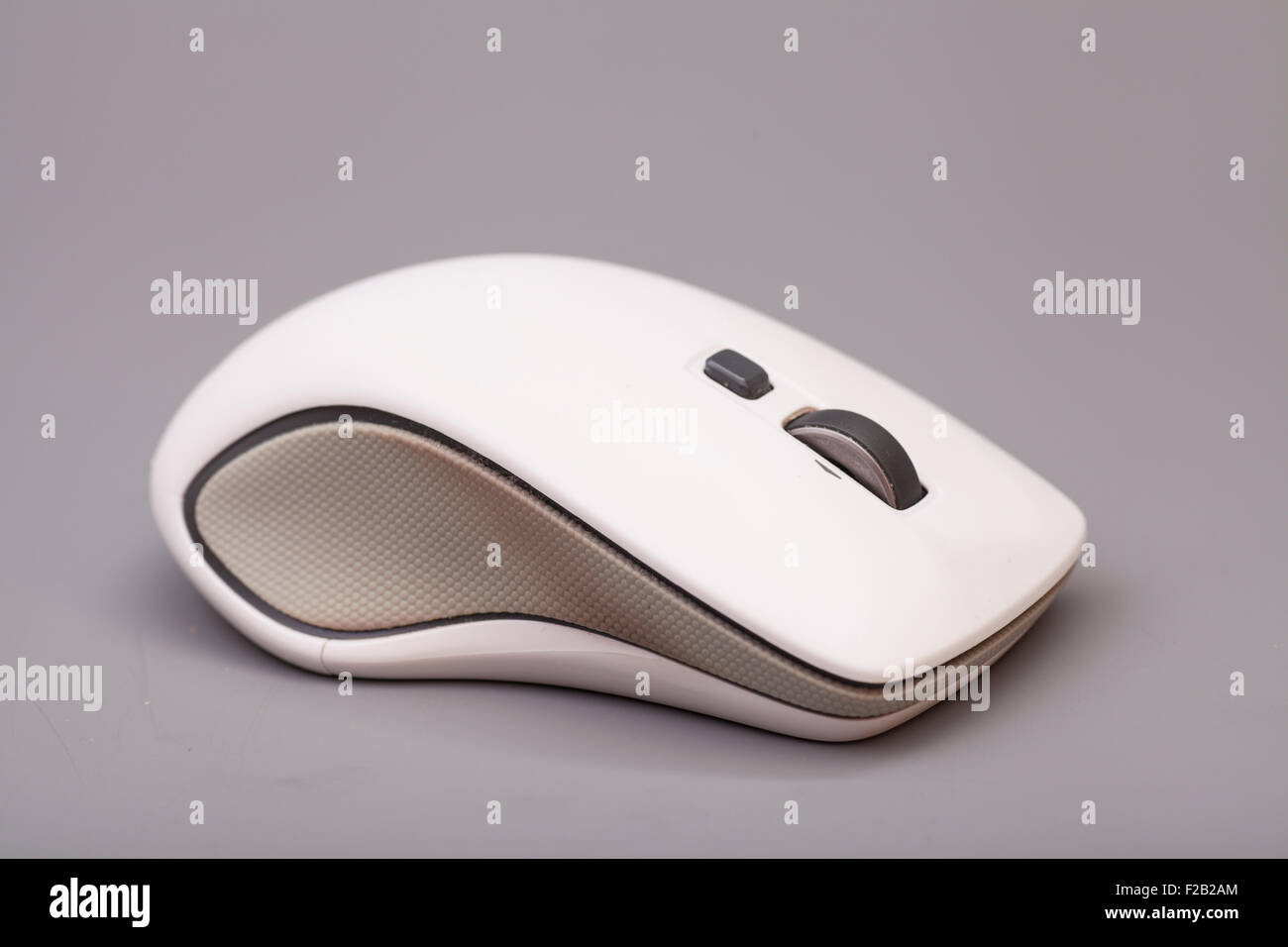 White computer mouse hi-res stock photography and images - Alamy