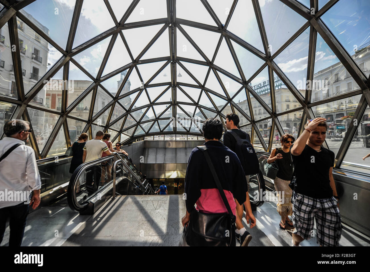 subway station Sol, Madrid- estación del metro Sol, Madrid Stock Photo ...