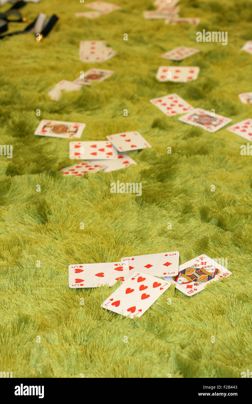 Poker cards on green carpet hi-res stock photography and images - Alamy