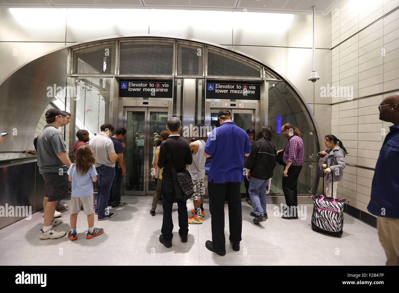 New york city the first subway when opened hi-res stock photography and ...