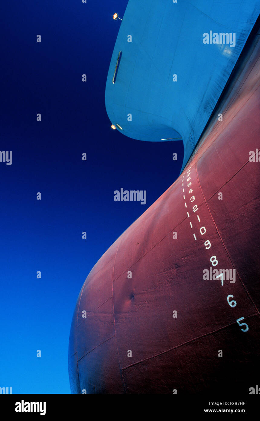 ship's bulbous bow in dry dock Stock Photo - Alamy