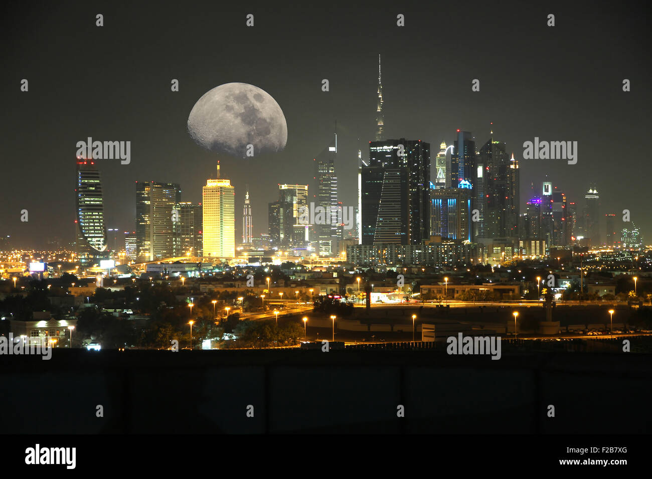 Moon tower dubai hi-res stock photography and images - Alamy