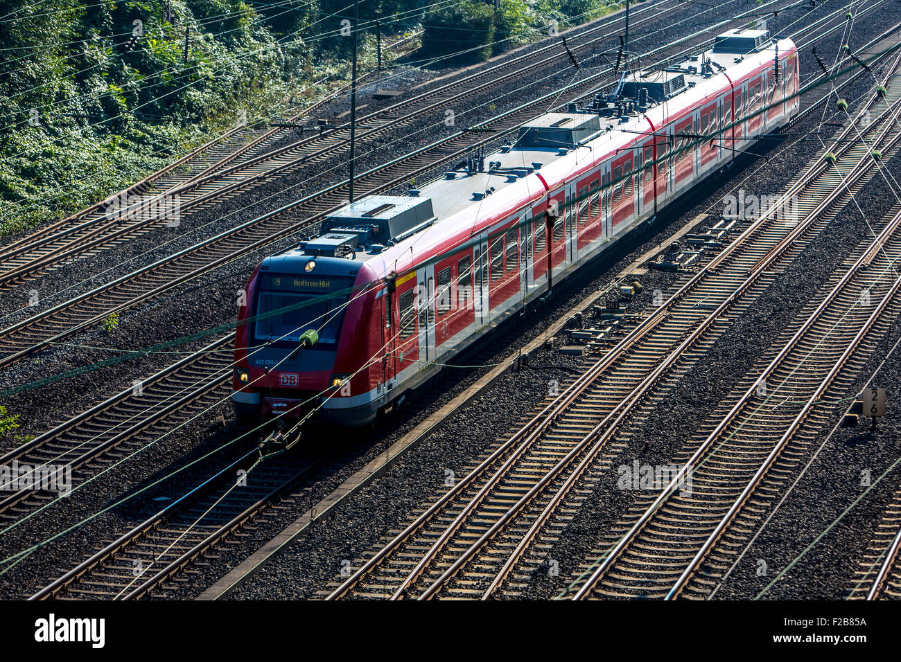 Overhead railroad signals hi-res stock photography and images - Alamy