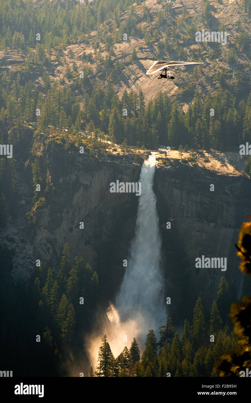 Hang-Gliding over valley, Nevada Fall, Glacier Point, Yosemite Valley ...