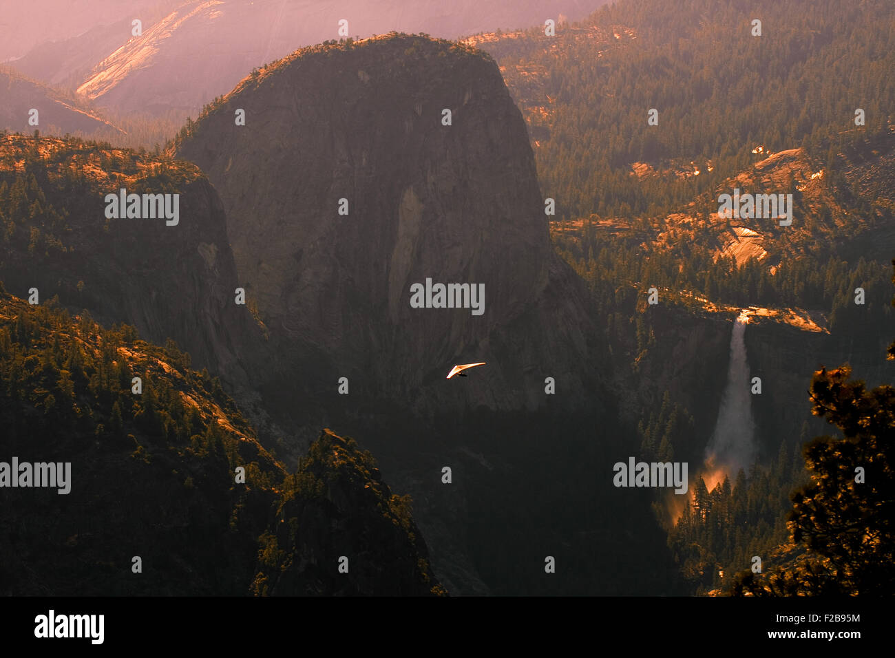 Hang-Gliding over valley, Nevada Fall, Glacier Point, Yosemite Valley ...